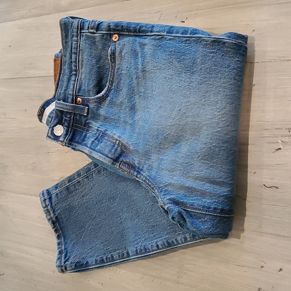Levis Orginal Wedgie Tapered Leg Med Wash Size 26 - Gem